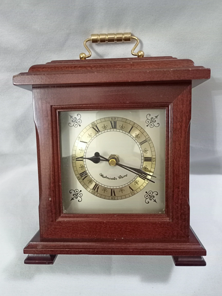 VINTAGE WESTMINSTER CHIME QUARTZ MANTEL CLOCK. | Karrot