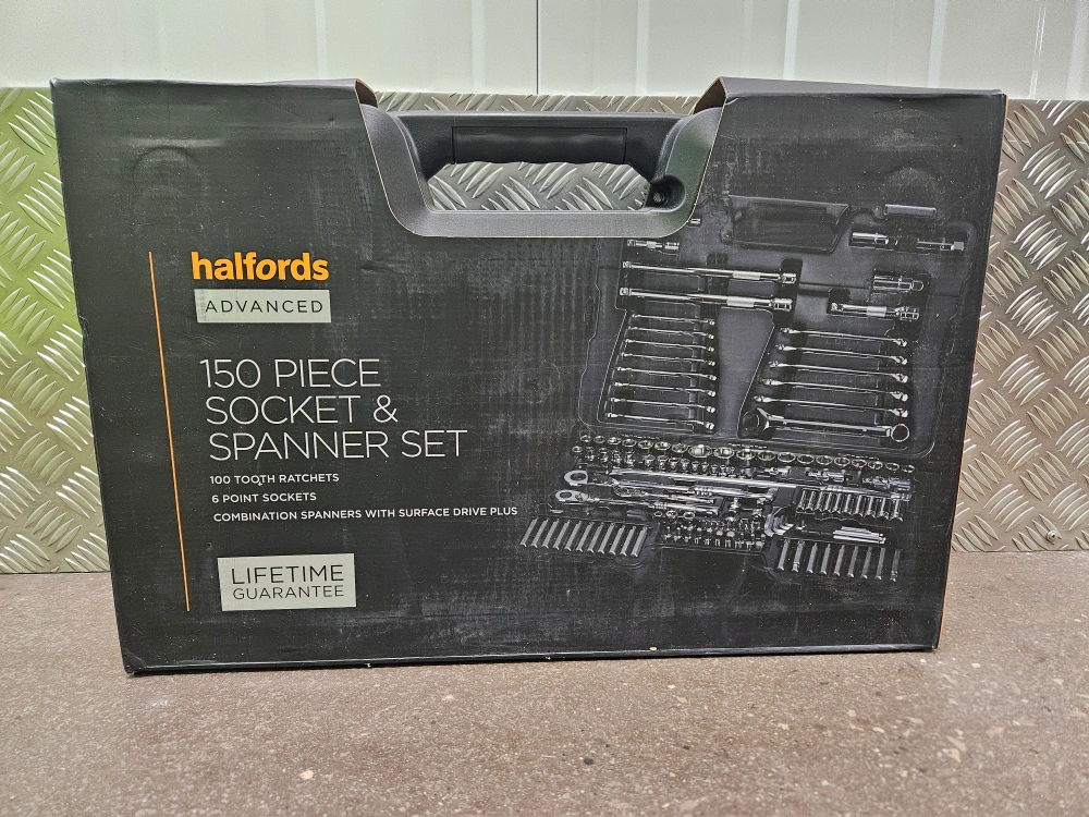 halfords 150 piece socket and spanner set | Karrot